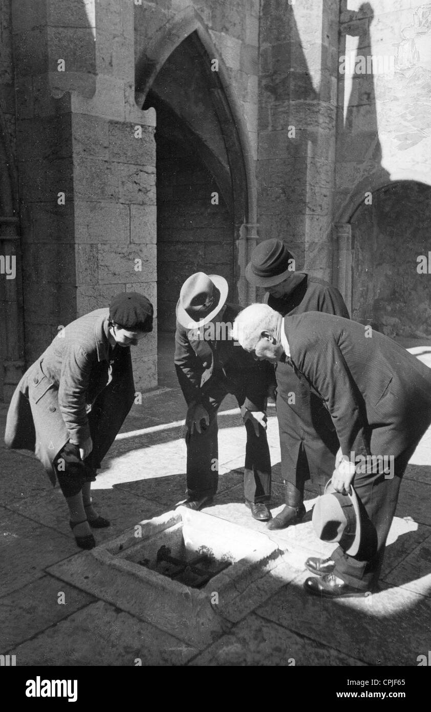 Lisbon window Black and White Stock Photos & Images - Alamy