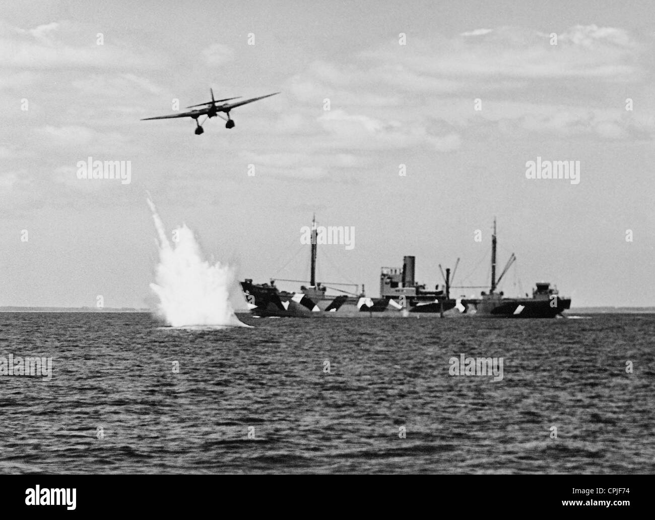 Exercise release of a German torpedo bomber, 1940 Stock Photo - Alamy