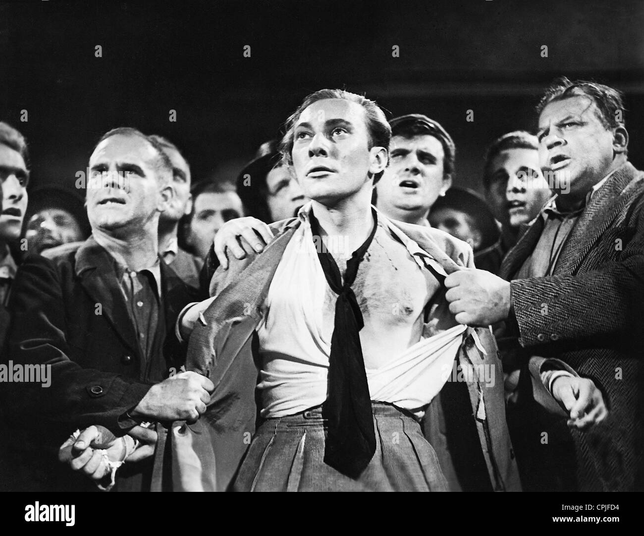 Carl Raddatz in 'Golowin geht durch die Stadt', 1940 Stock Photo - Alamy