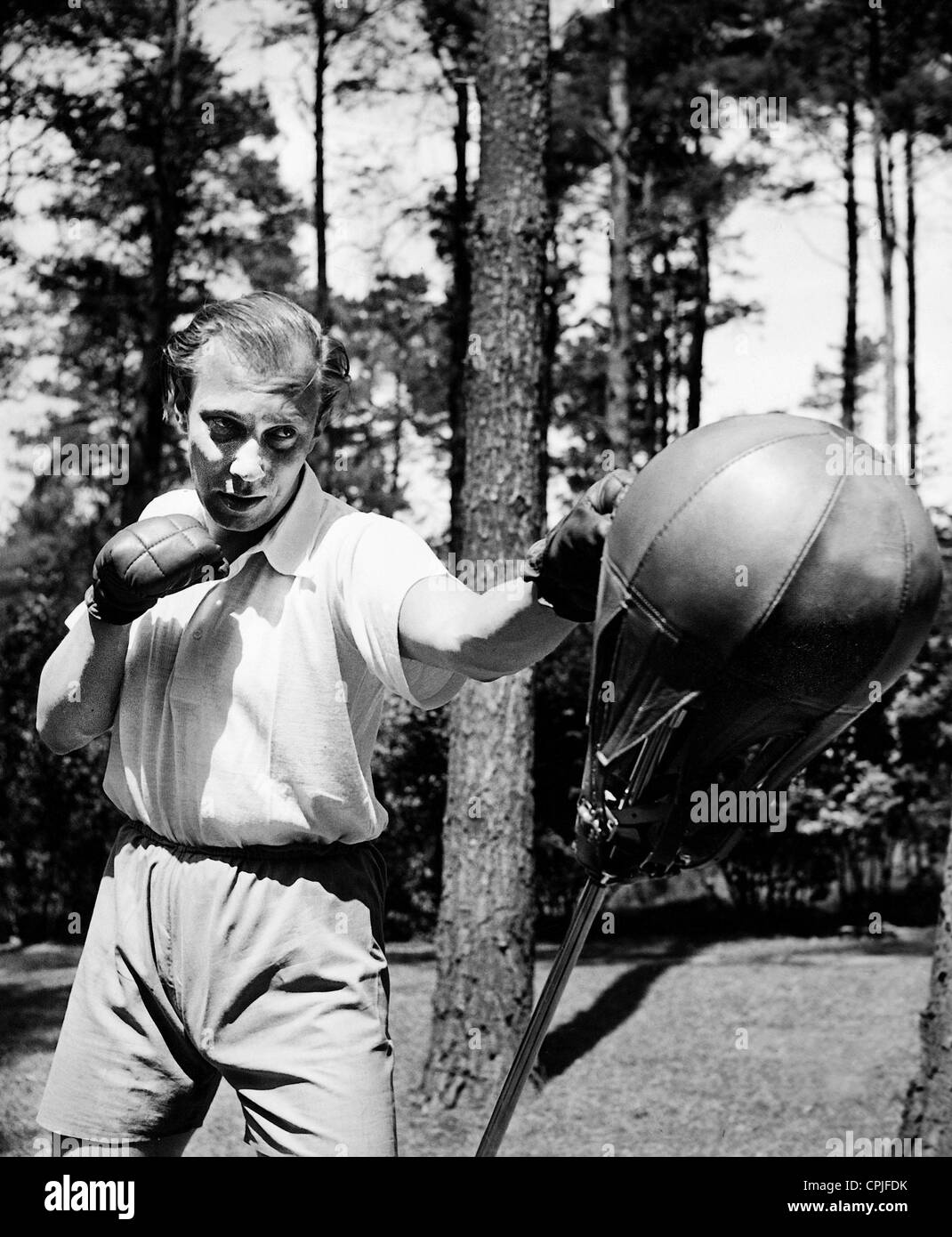 Carl Raddatz, 1939 Stock Photo - Alamy