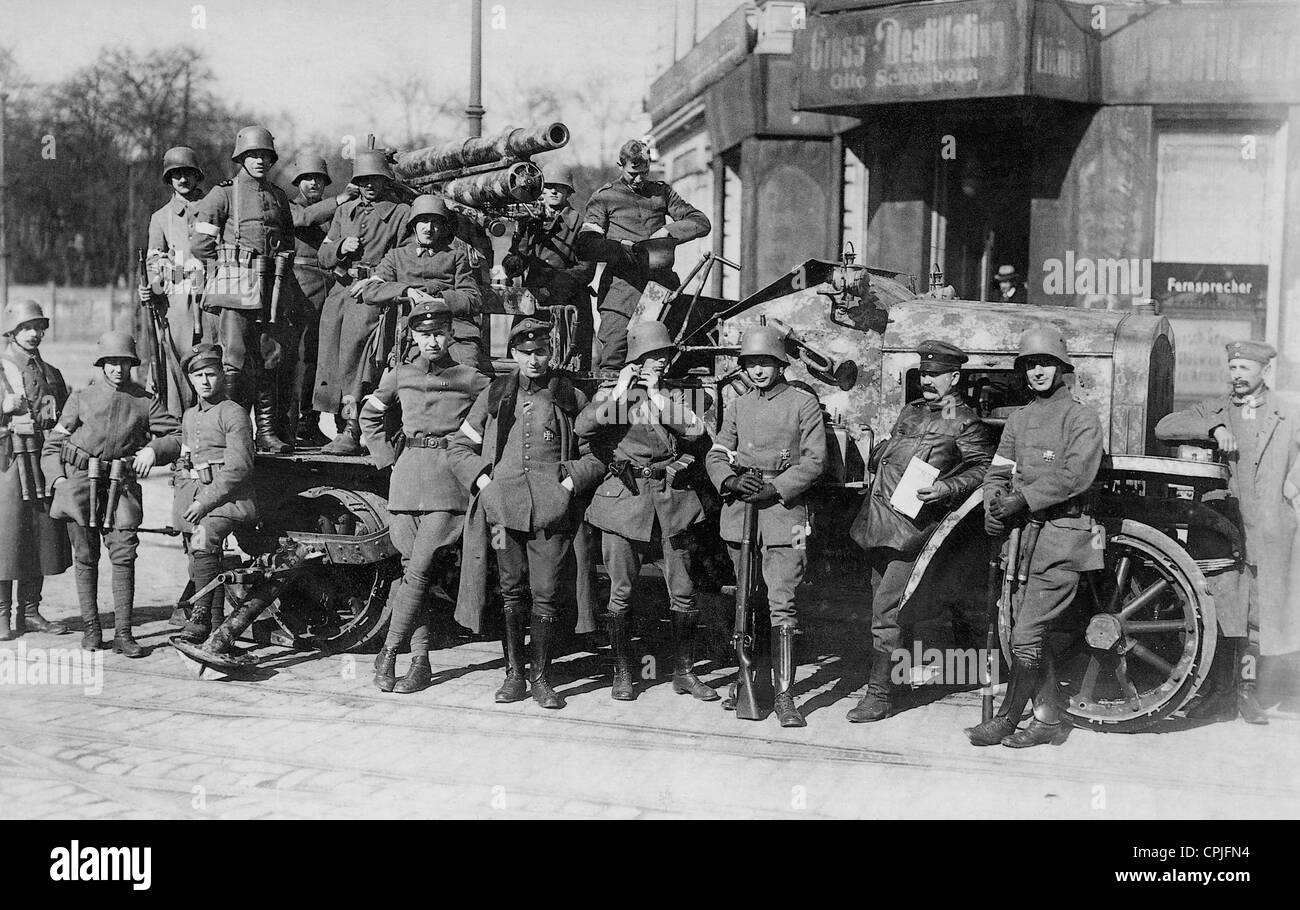 Government troops during the Spartacus uprising in Berlin, 1919 Stock ...