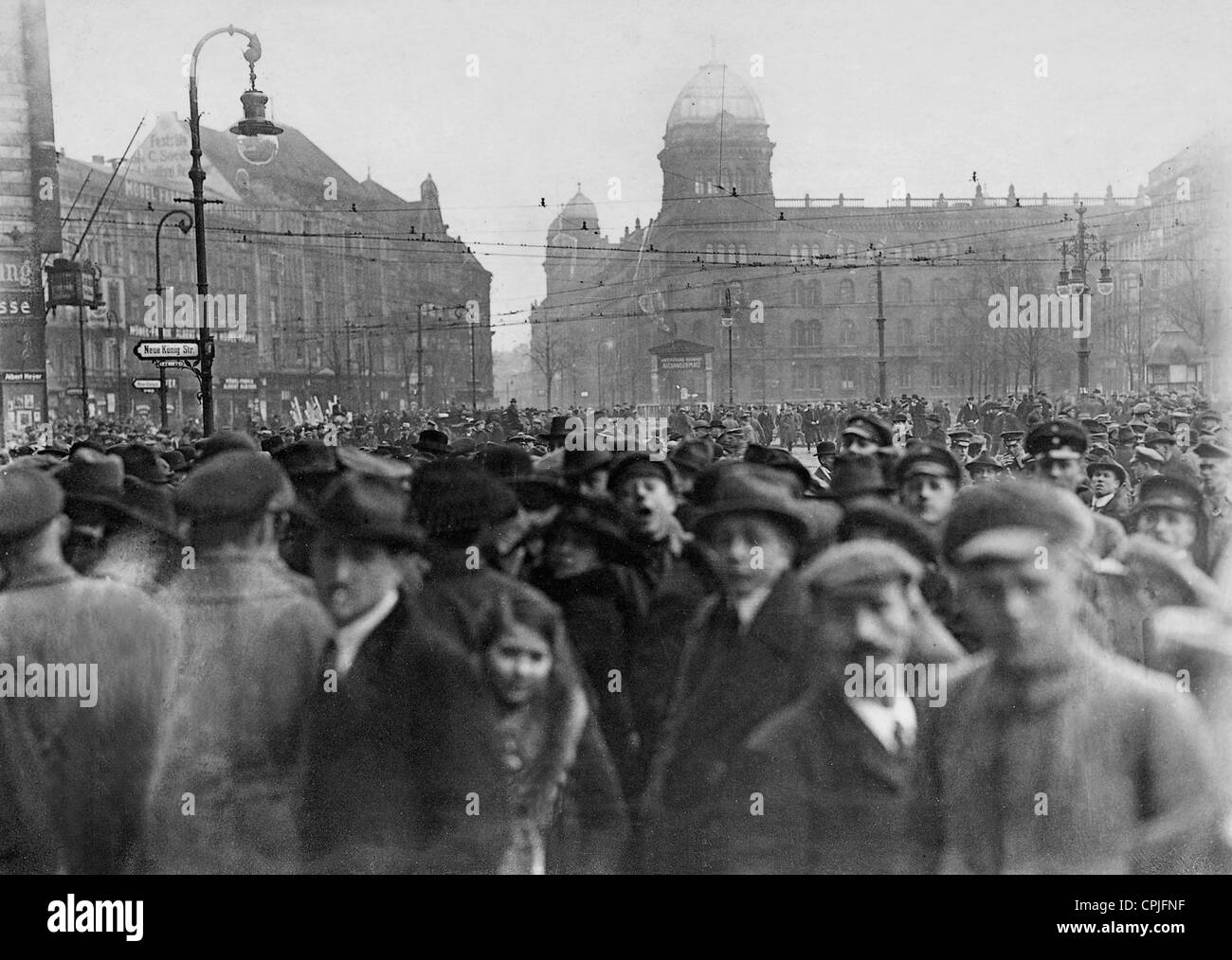Crowd in Berlin during the Spartacist uprising, 1919 Stock Photo - Alamy