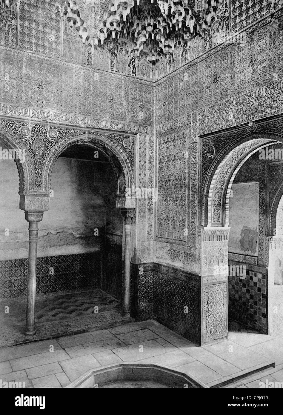 Alhambra palace interior hi-res stock photography and images - Alamy