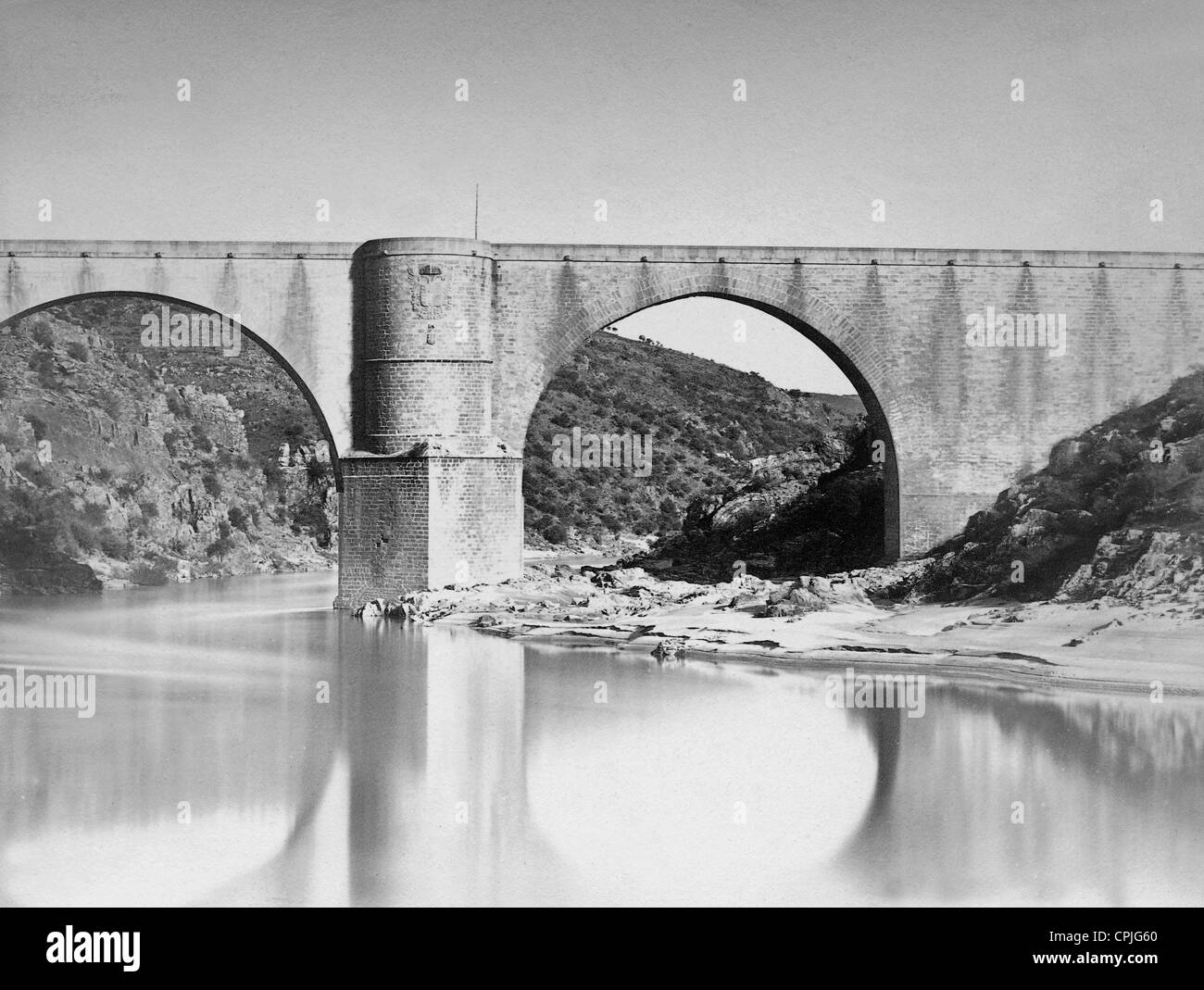 Bridge of Almaraz Stock Photo - Alamy