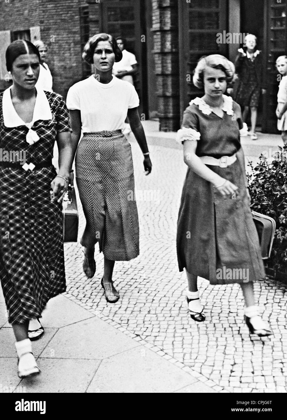 Women issue hi-res stock photography and images - Alamy