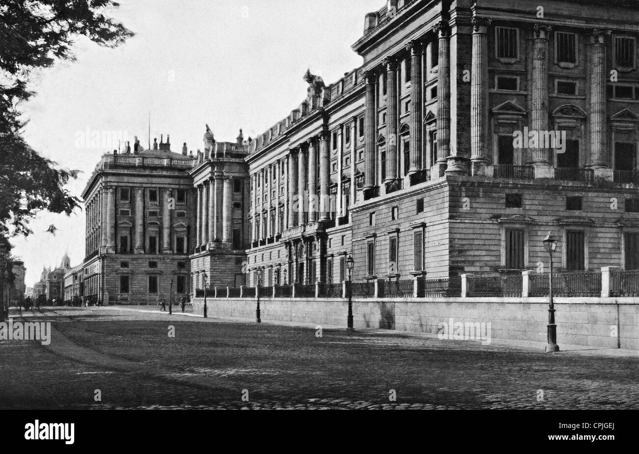 Buildings in royal palace hi-res stock photography and images - Alamy