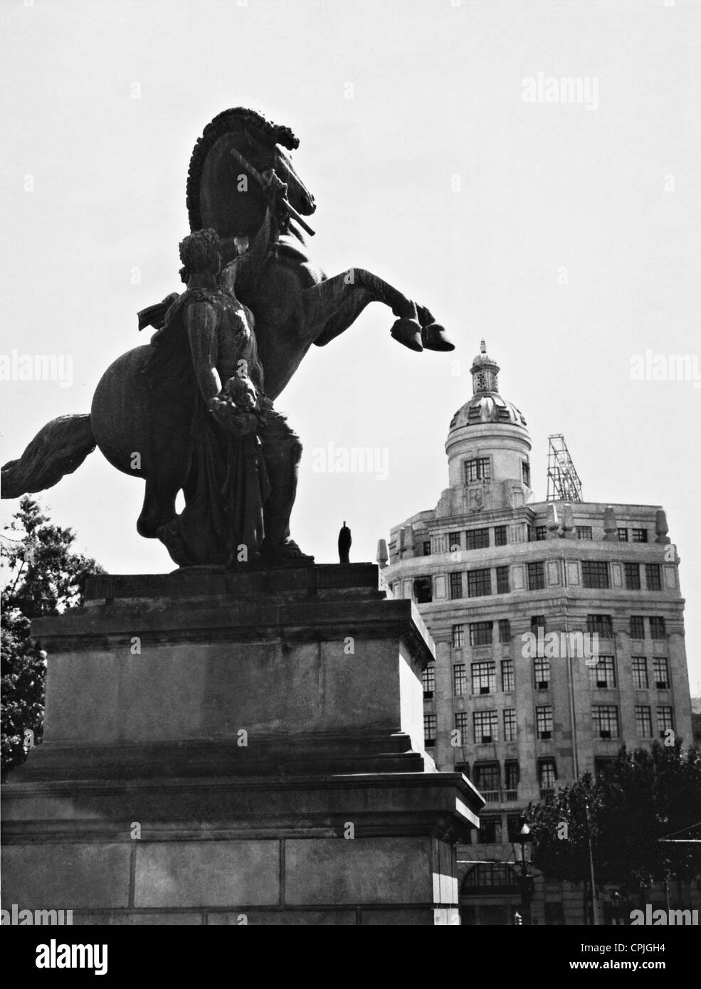 Monument on Black and White Stock Photos & Images - Alamy
