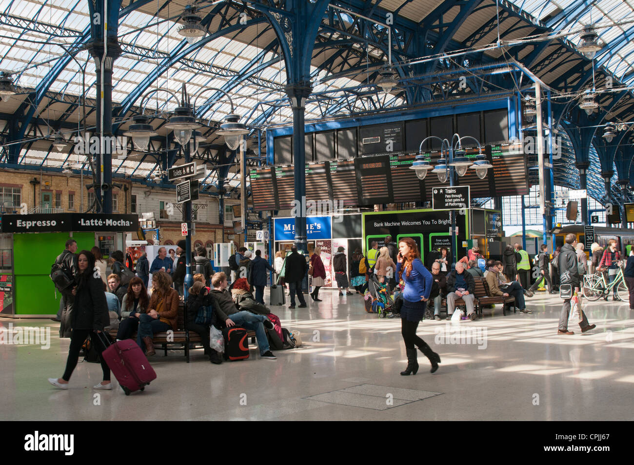 Victorian train station hi-res stock photography and images - Alamy