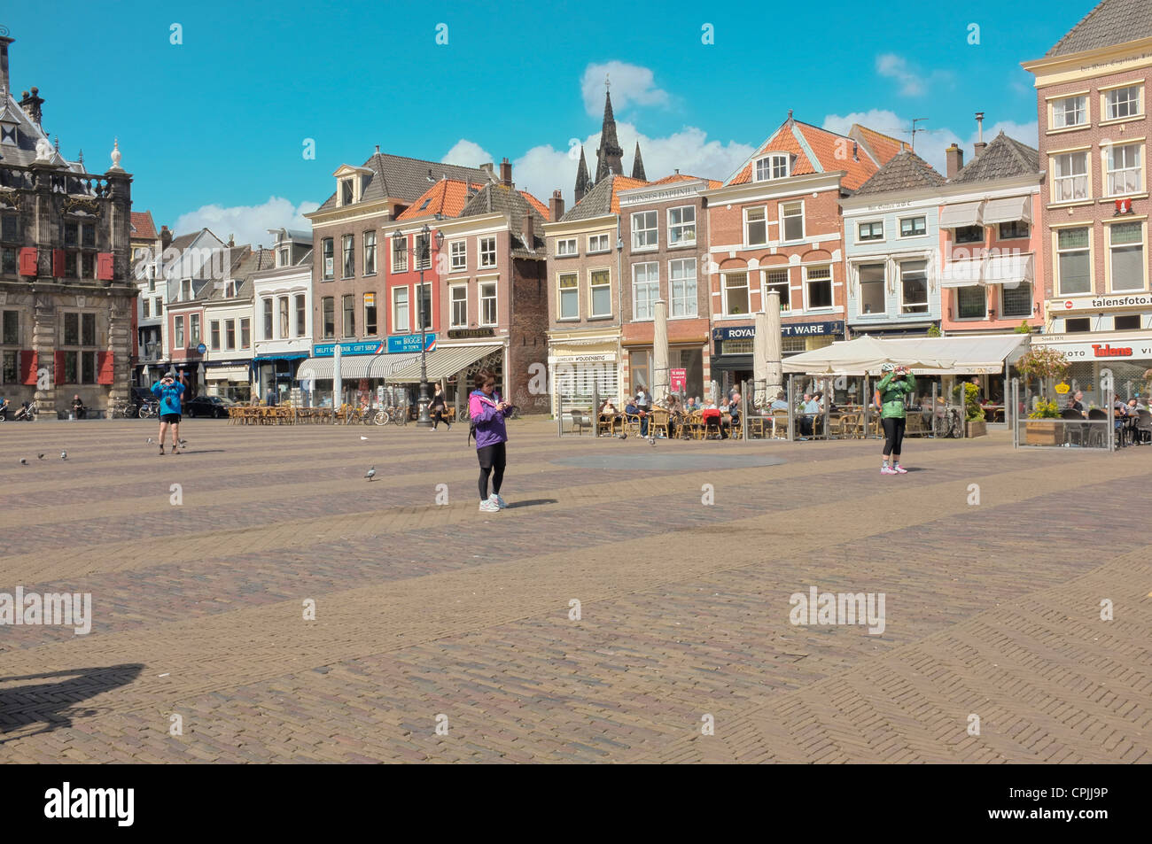 Delft market square hi-res stock photography and images - Alamy