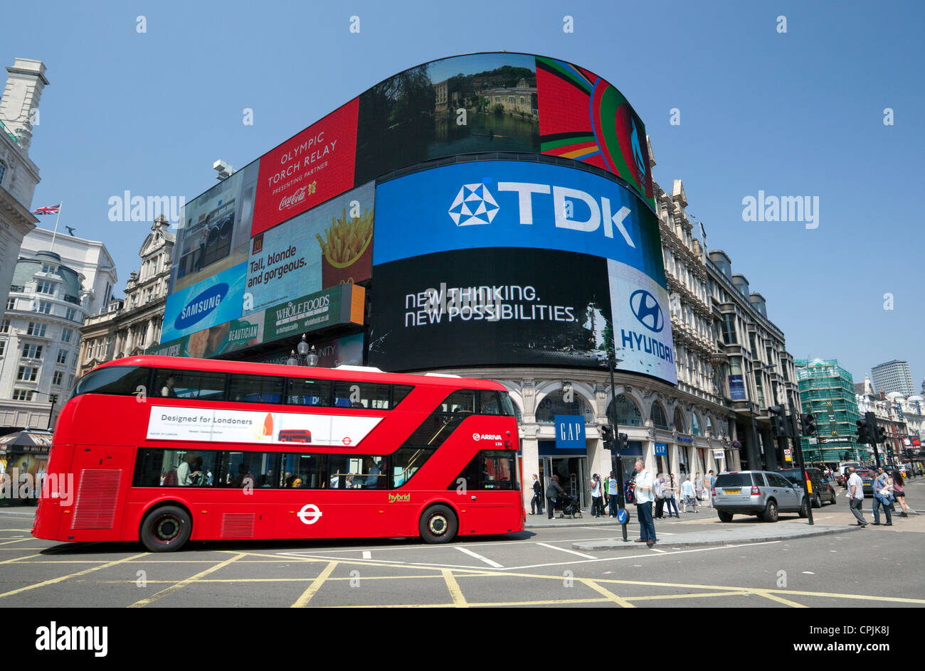 Green routemaster bus hi-res stock photography and images - Alamy