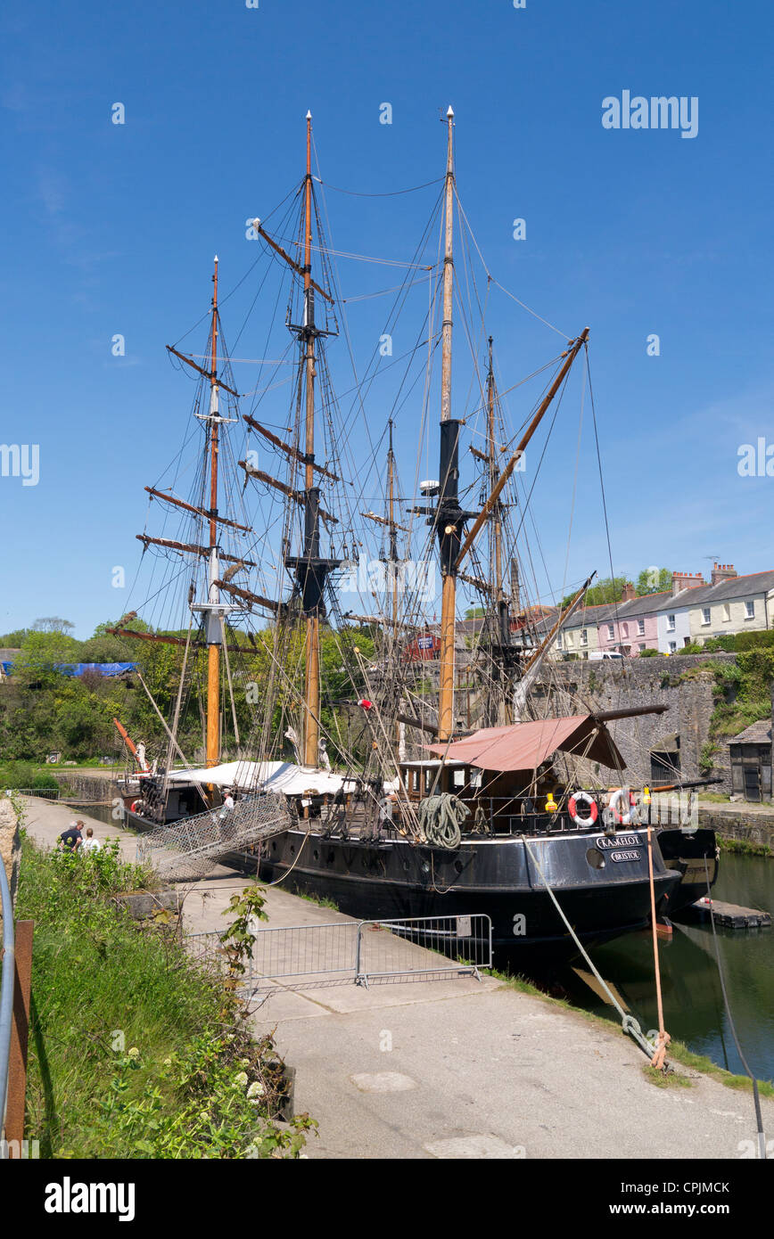 Charlestown harbour and tall ship hi-res stock photography and images ...