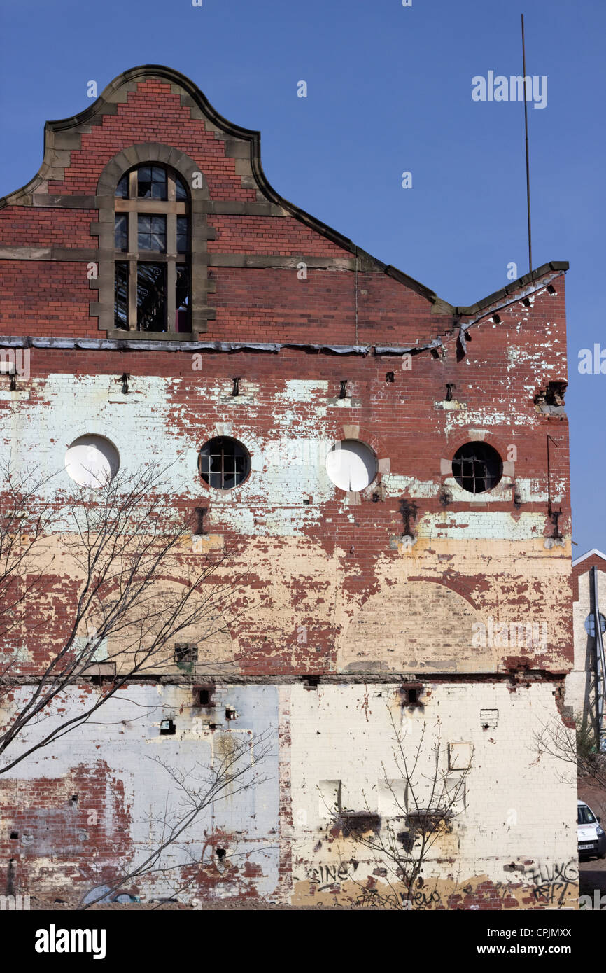 Derelict building edinburgh hi-res stock photography and images - Alamy