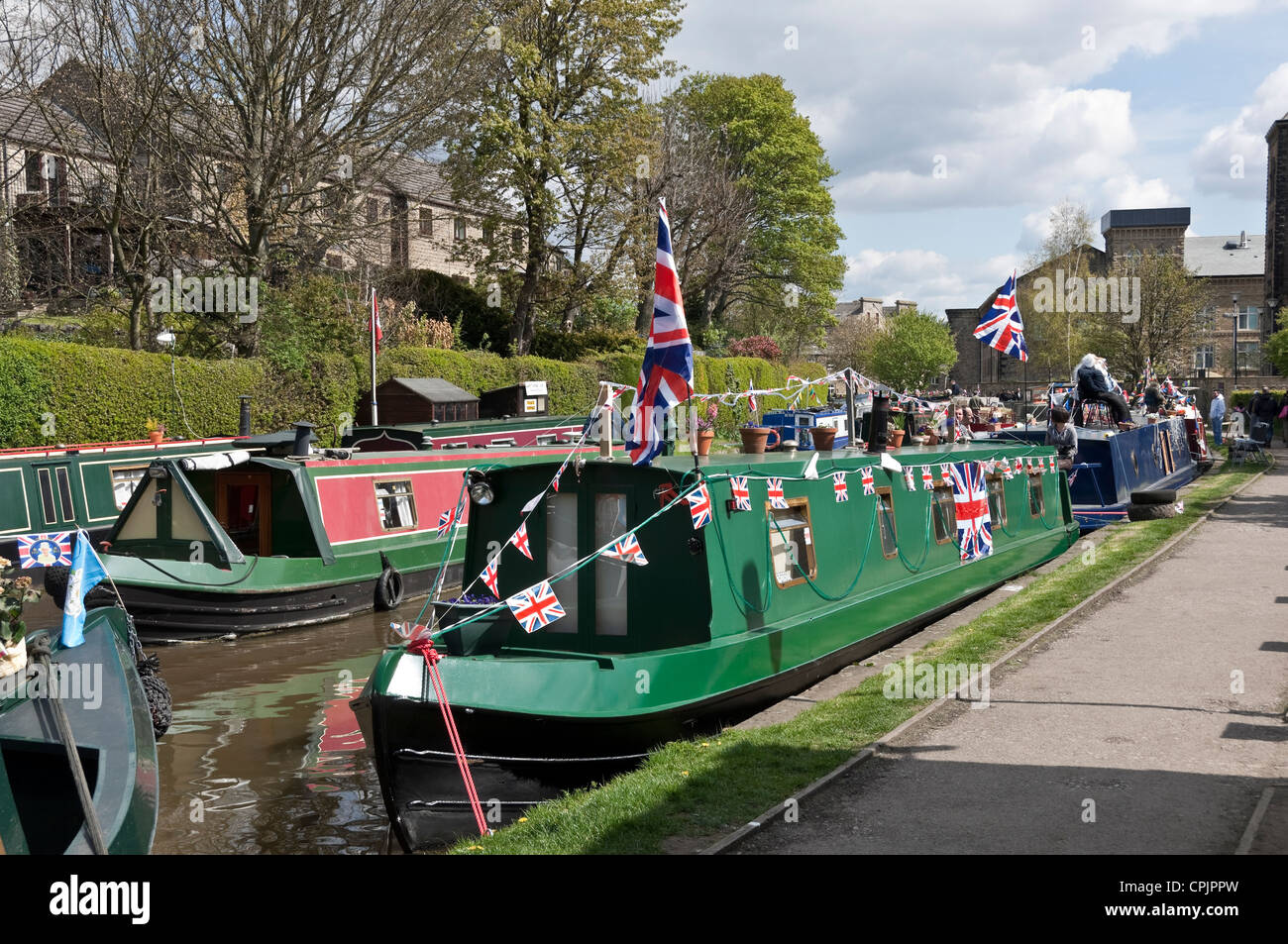 Colourful narrow boats narrowboat narrowboats barge barges on canal ...