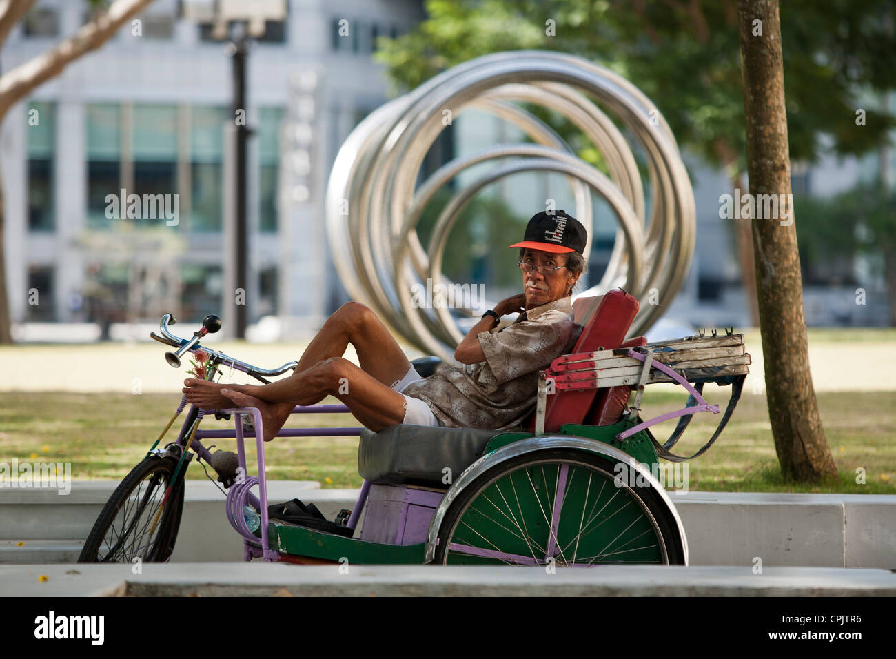 Singapore rickshaw hi-res stock photography and images - Alamy
