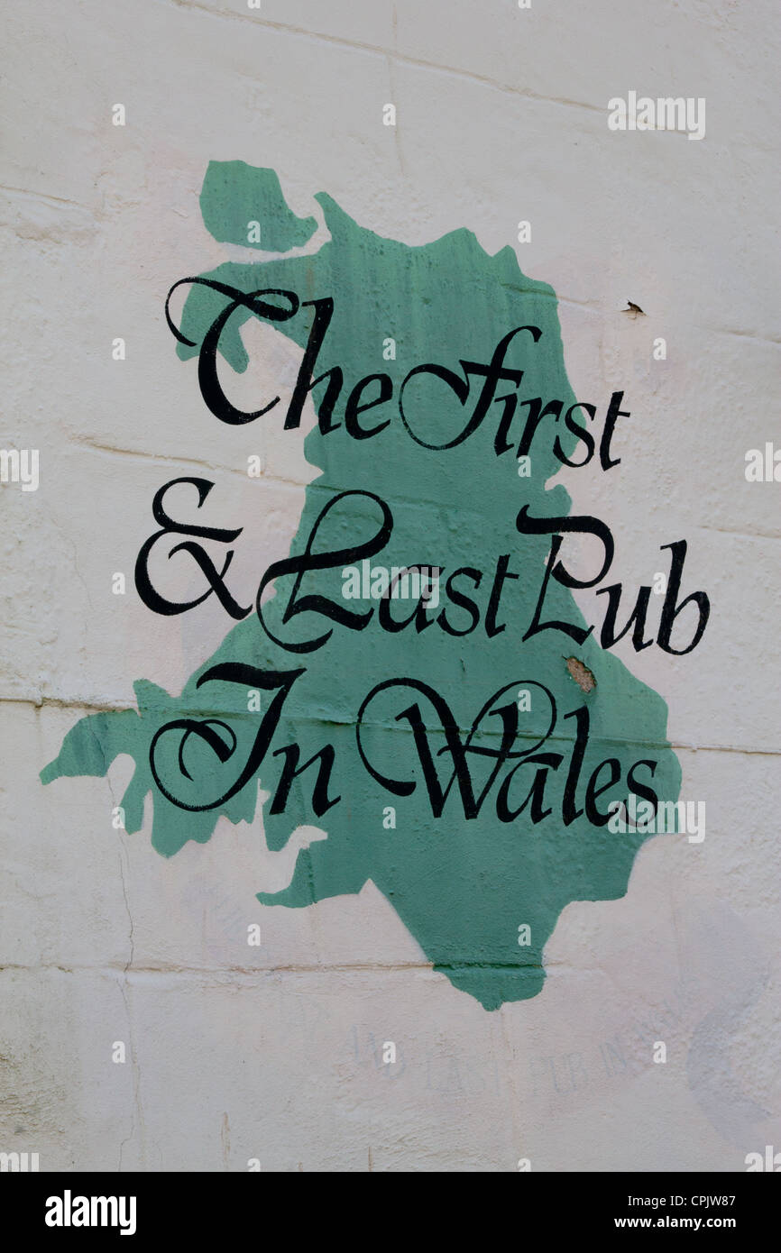 The first and last inn hi-res stock photography and images - Alamy