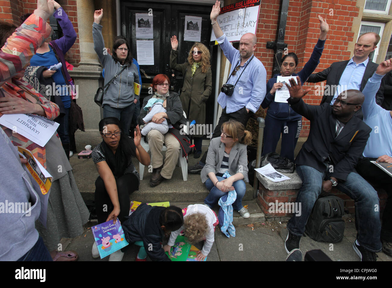 Residents close hi-res stock photography and images - Alamy