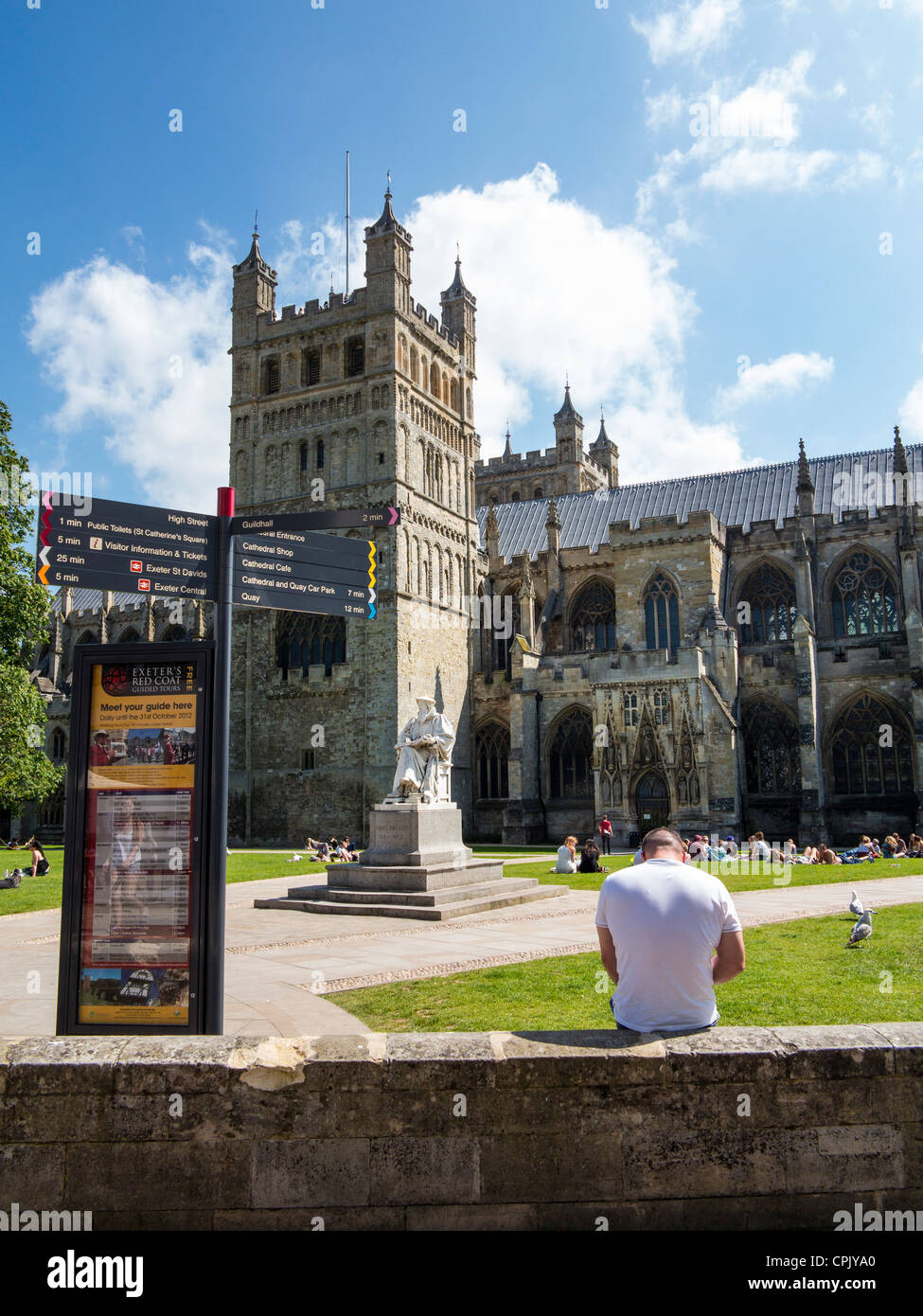 Exeter cathedral statue hi-res stock photography and images - Alamy
