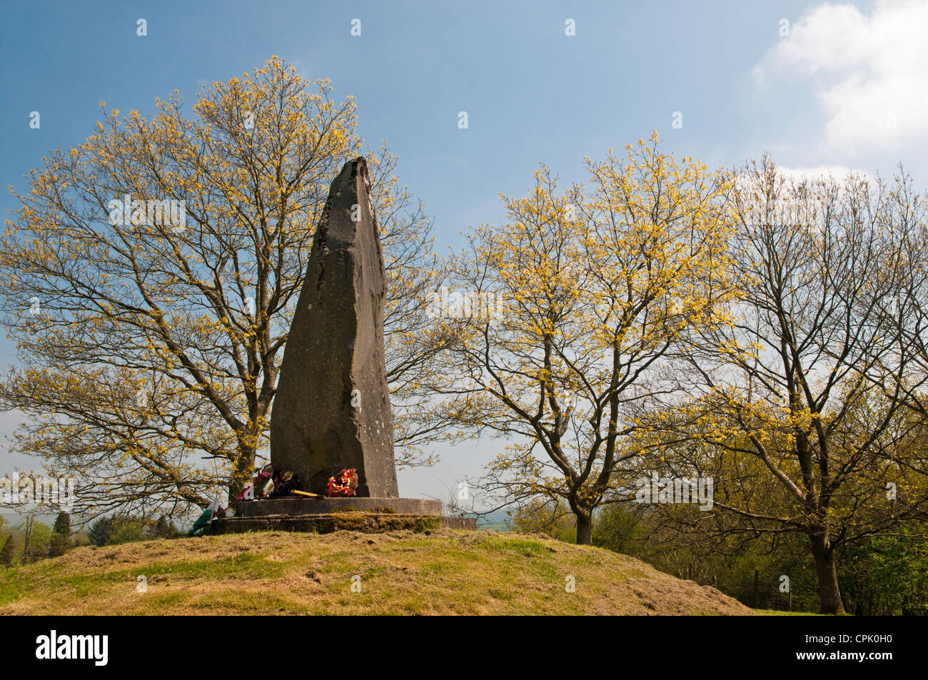 Memorial Stone at Cilmeri for Prince Llewelyn ap Gruffudd, last native ...