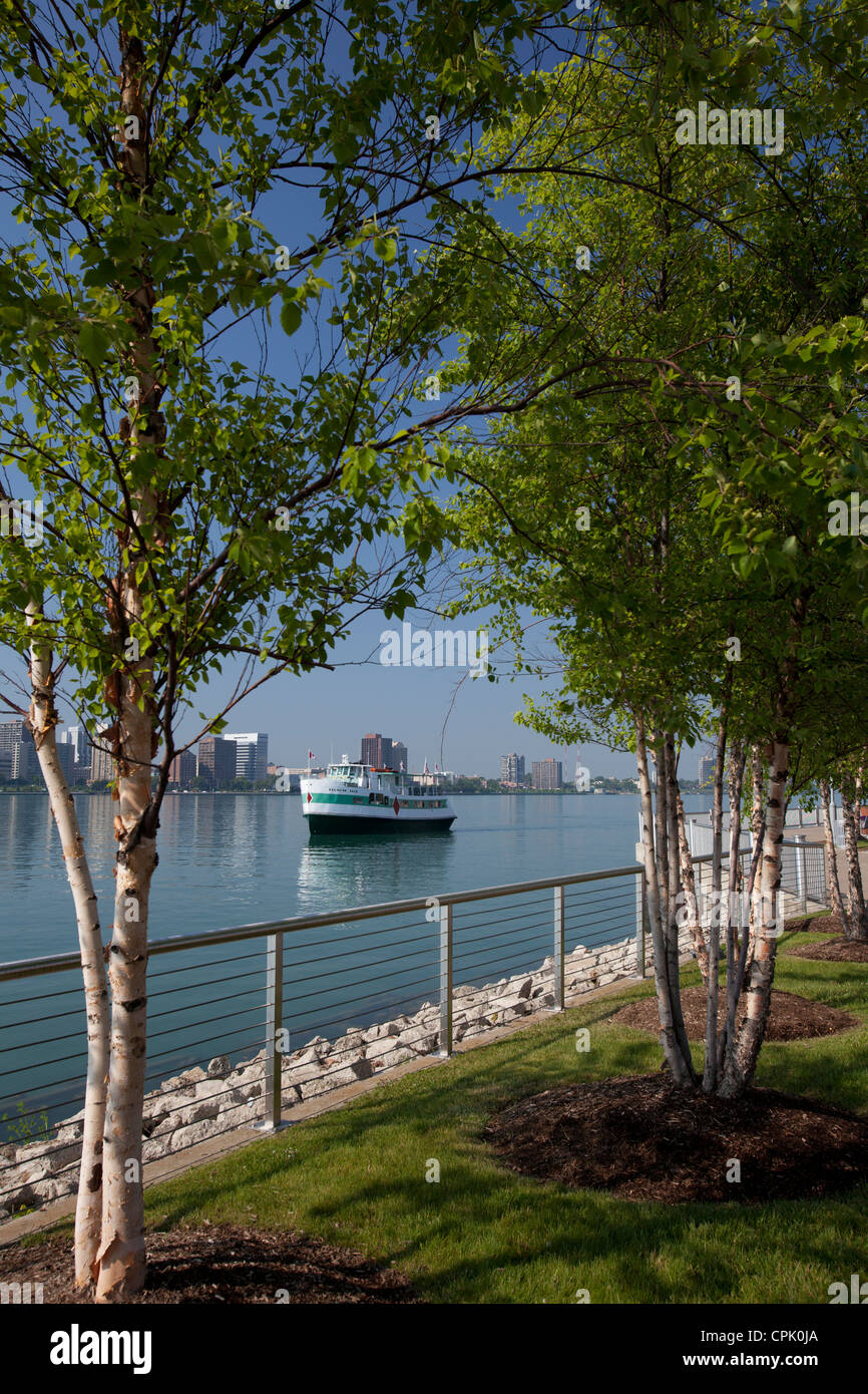 Detroit, Michigan - The Detroit River, separating the United States and ...