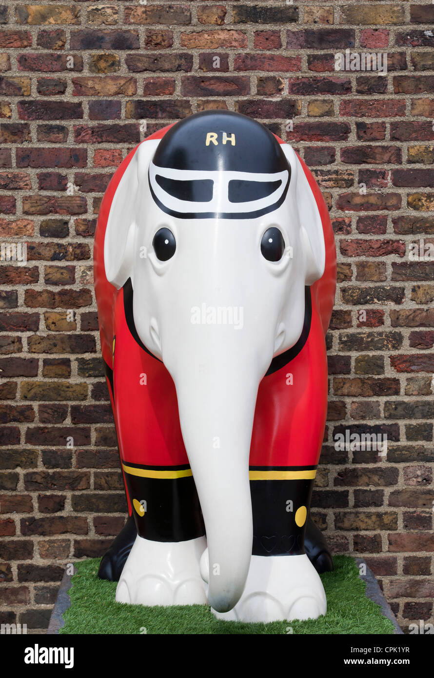 Royal Hospital Chelsea, Elephant dressed with a Chelsea Pensioner's ...