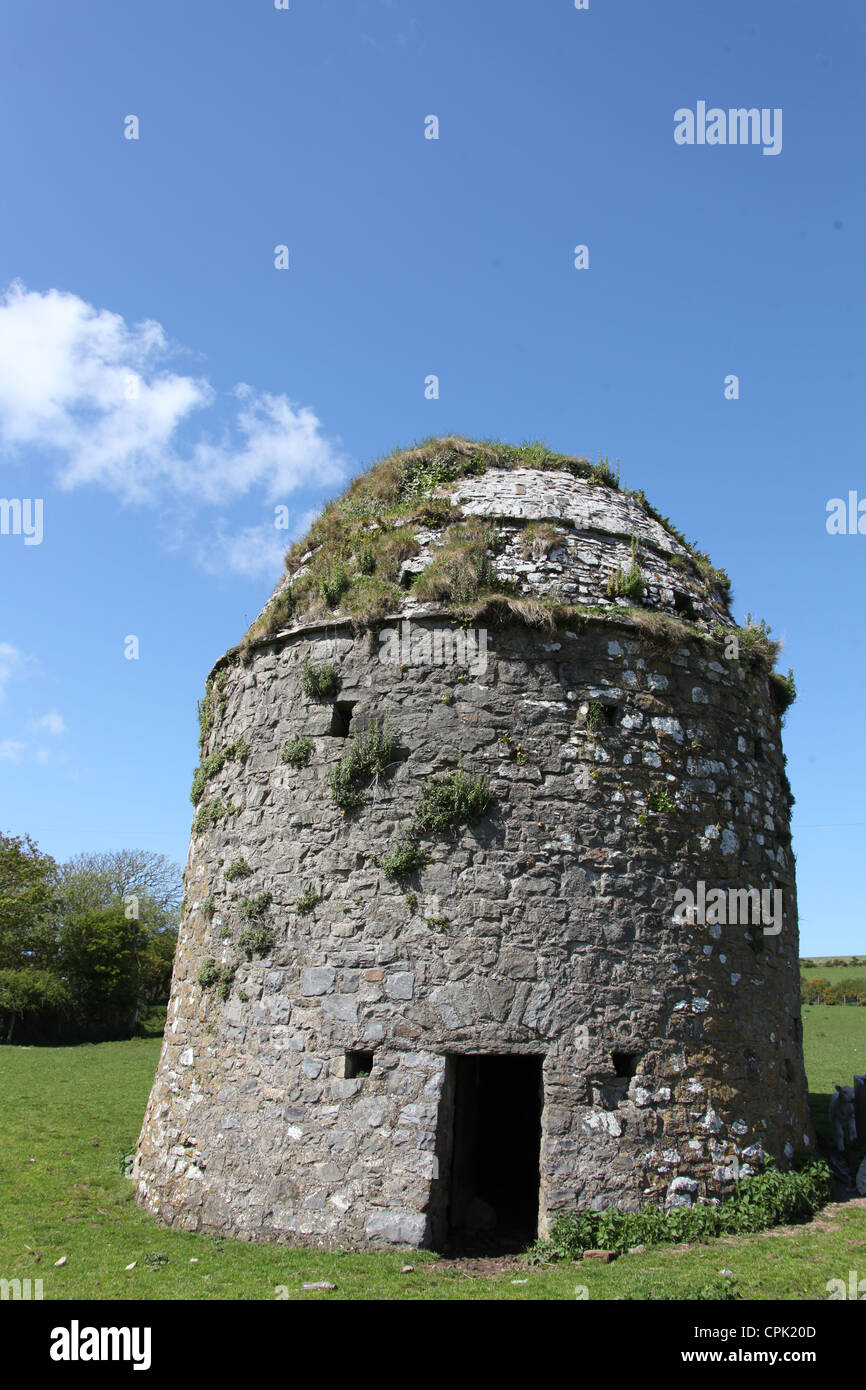 Circular stone dovecote hi-res stock photography and images - Alamy