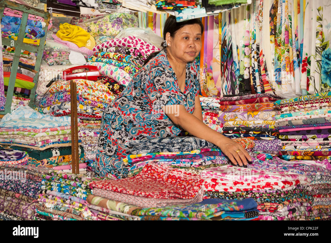 Textiles market stall city hi-res stock photography and images - Alamy
