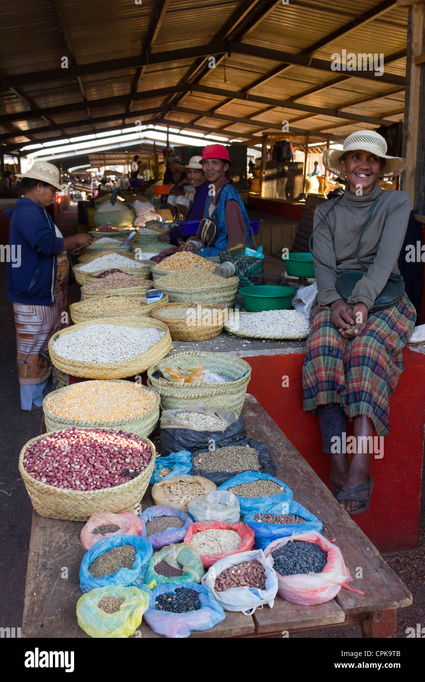 African women selling at market hi-res stock photography and images - Alamy