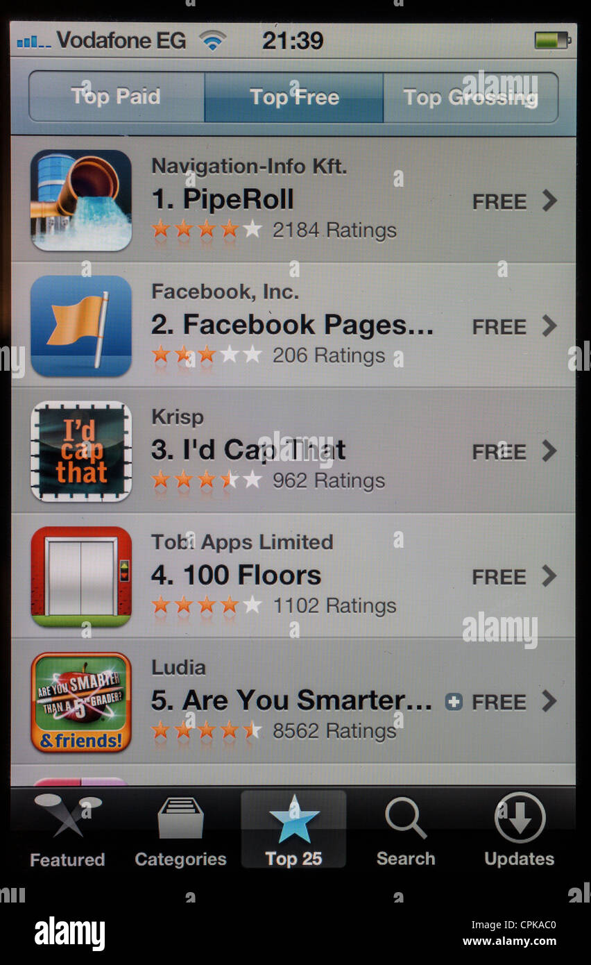 screen of Apple iPhone 4s showing favourite free apps Stock Photo - Alamy