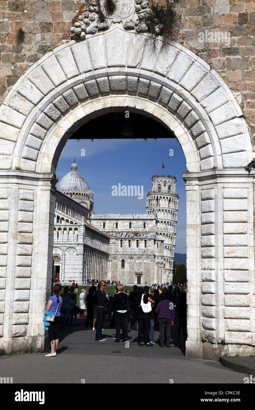 Pisa gate cathedral hi-res stock photography and images - Alamy