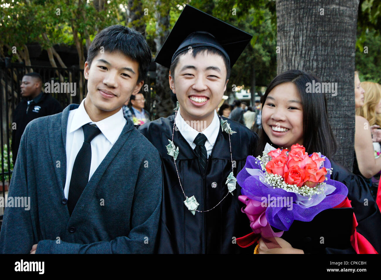 High school graduate proud chinese hi-res stock photography and images ...