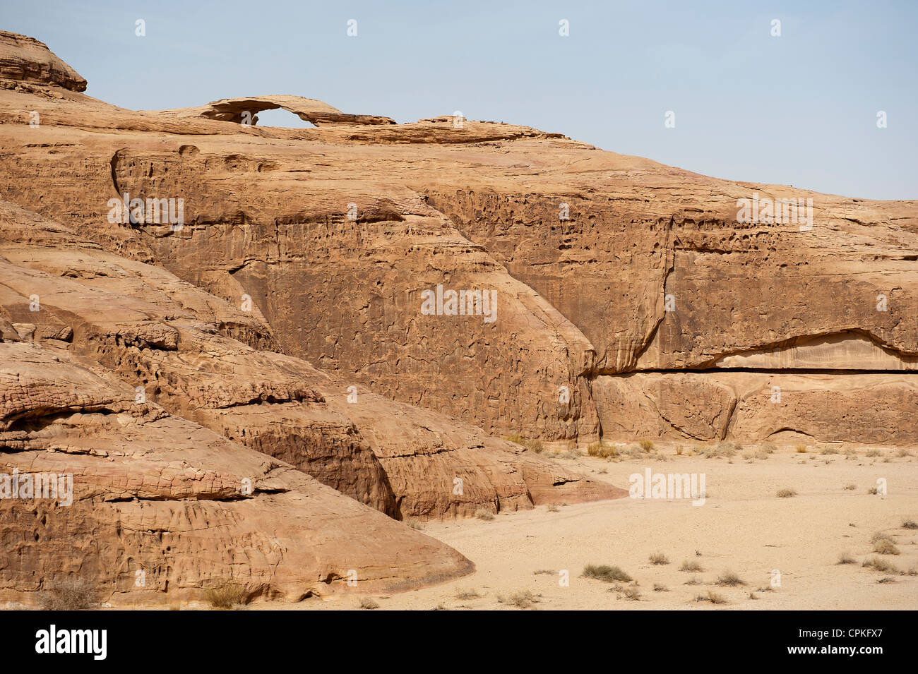 Saudi arabia desert hi-res stock photography and images - Alamy