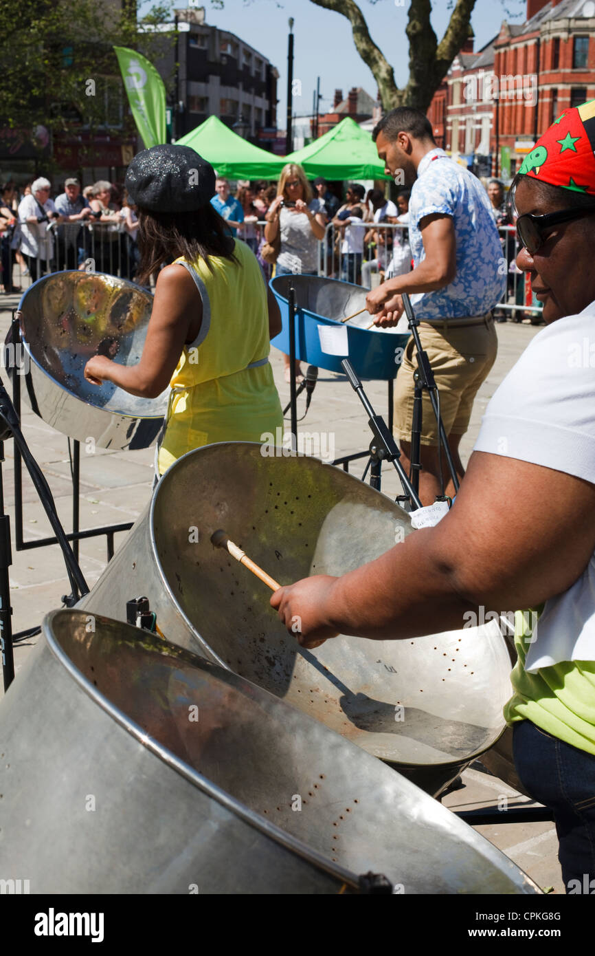 Samba band calypso Caribbean drum drumming percussion performers Stock ...