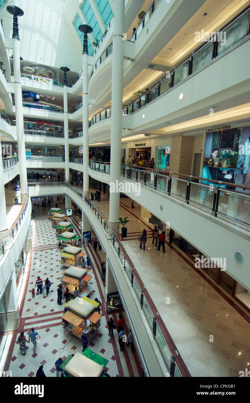 Mid city mall hi-res stock photography and images - Alamy