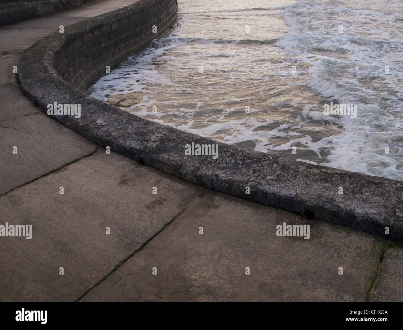 Brick wall with curve hi-res stock photography and images - Alamy