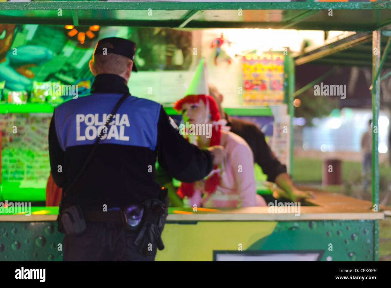 Talking with policeman hi-res stock photography and images - Alamy