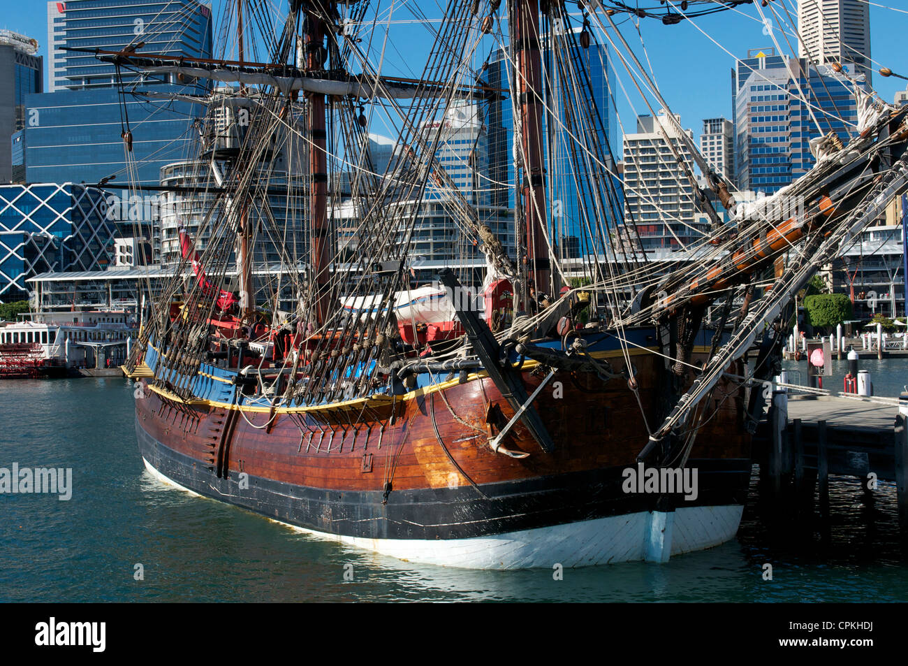Captain Cook Ship Sail High Resolution Stock Photography and Images - Alamy