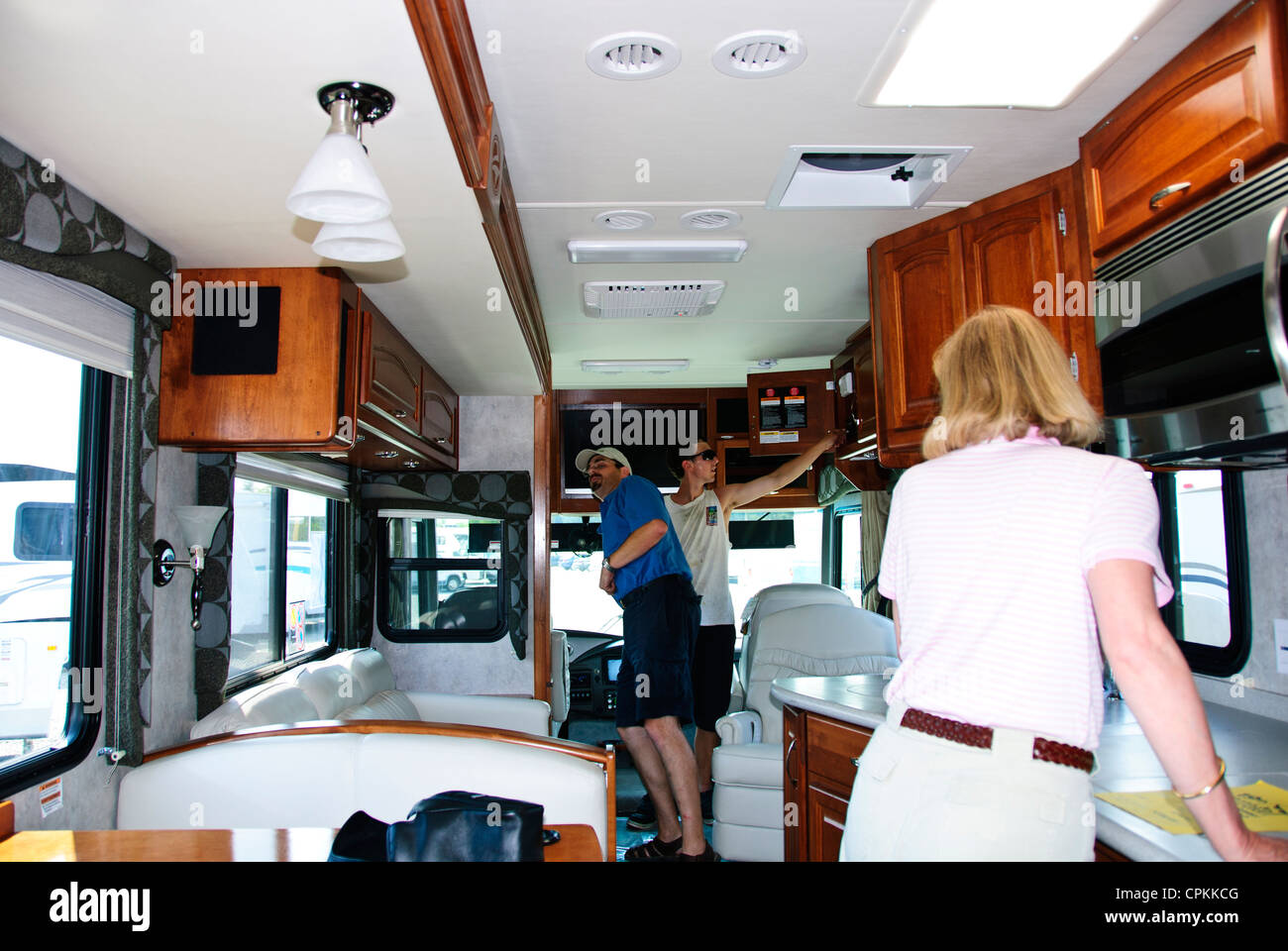 Motorhome Interior,Kitchen,Sleeping Arrangements,Washroom,Toilet ...