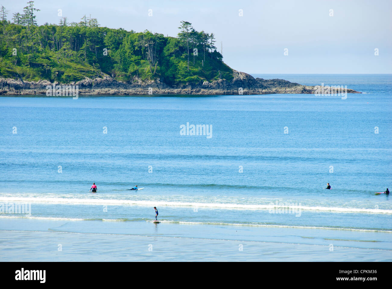 Surfing at long beach near tofino hi-res stock photography and images ...