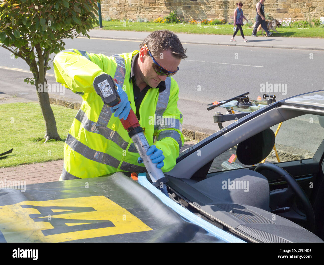 Windscreen repair hi-res stock photography and images - Alamy