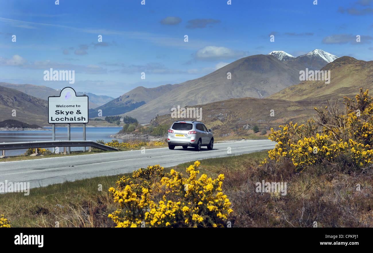 Scottish road sign hi-res stock photography and images - Alamy