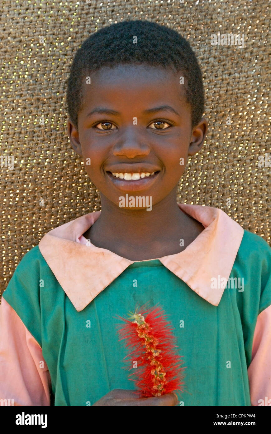 Portrait of young girl in Kenya Stock Photo - Alamy