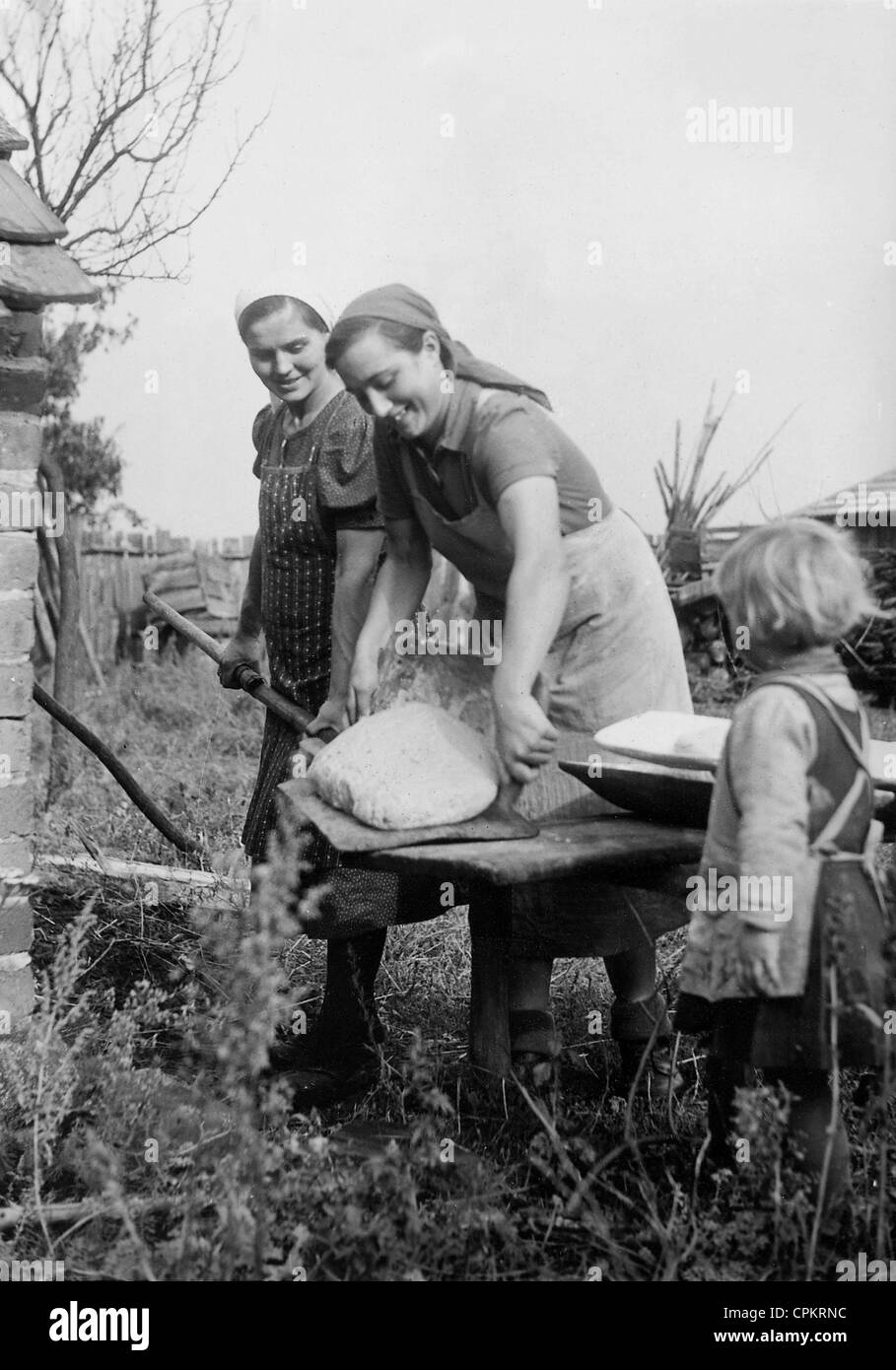 Members of the RAD baking bread, 1940 Stock Photo - Alamy
