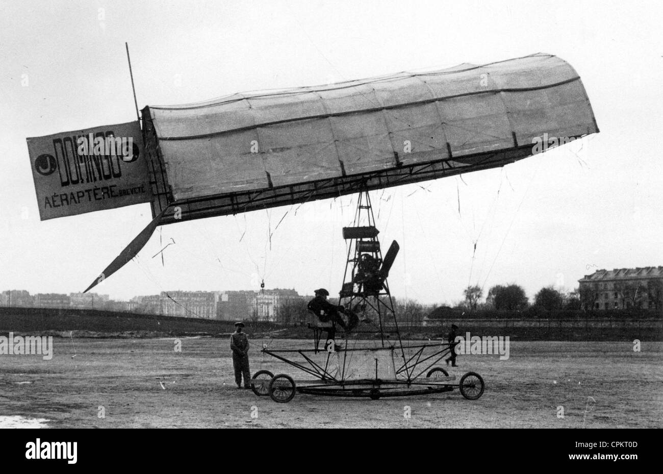 Flying machine Black and White Stock Photos & Images - Alamy