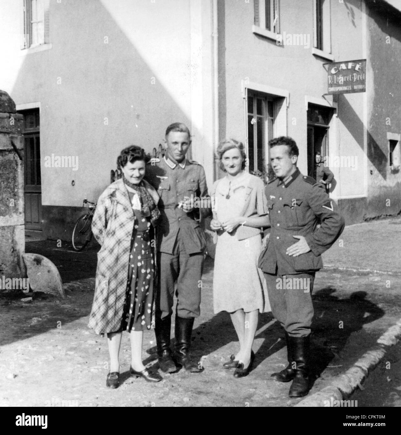 German soldiers in occupied France, 1941 Stock Photo - Alamy