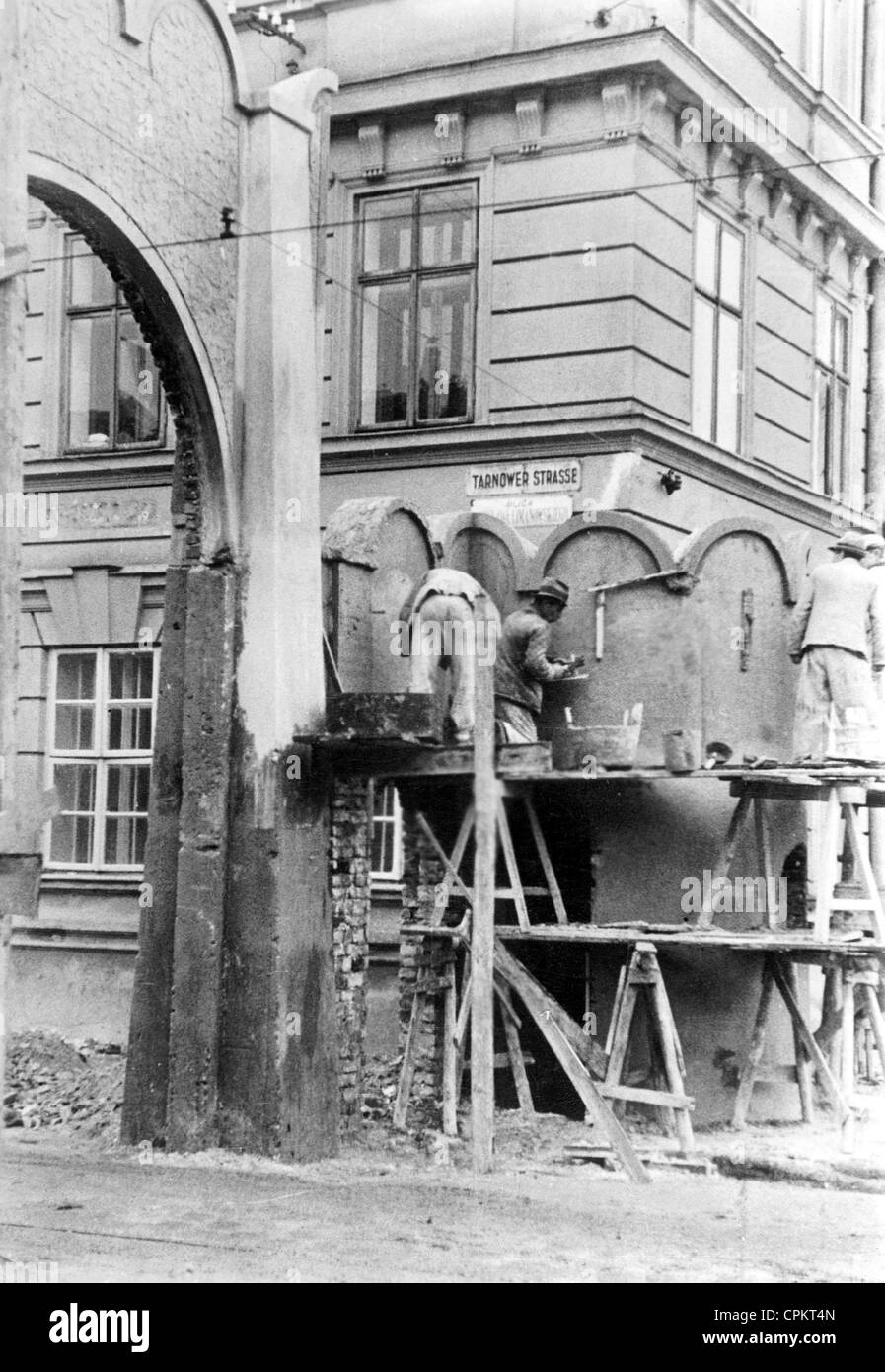 Warsaw ghetto walls hi-res stock photography and images - Alamy