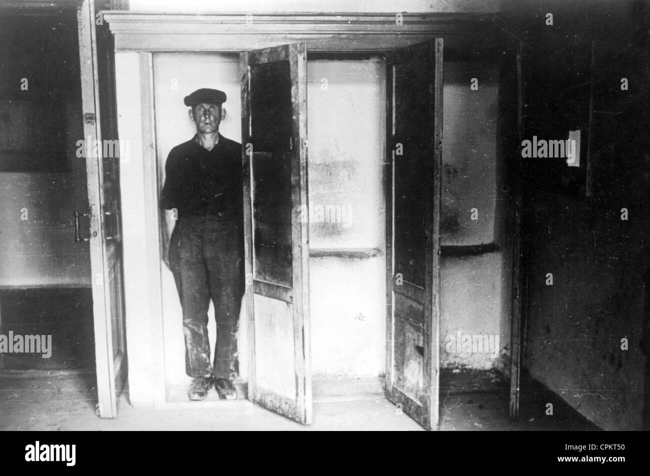 Basement prison cells basement hi-res stock photography and images - Alamy