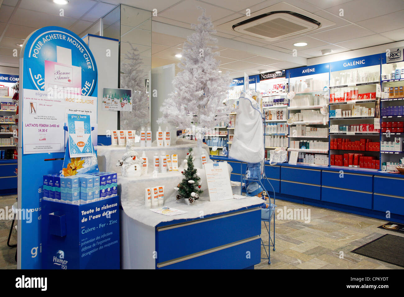 NON-PRESCRIPTION DRUG STORE Stock Photo - Alamy