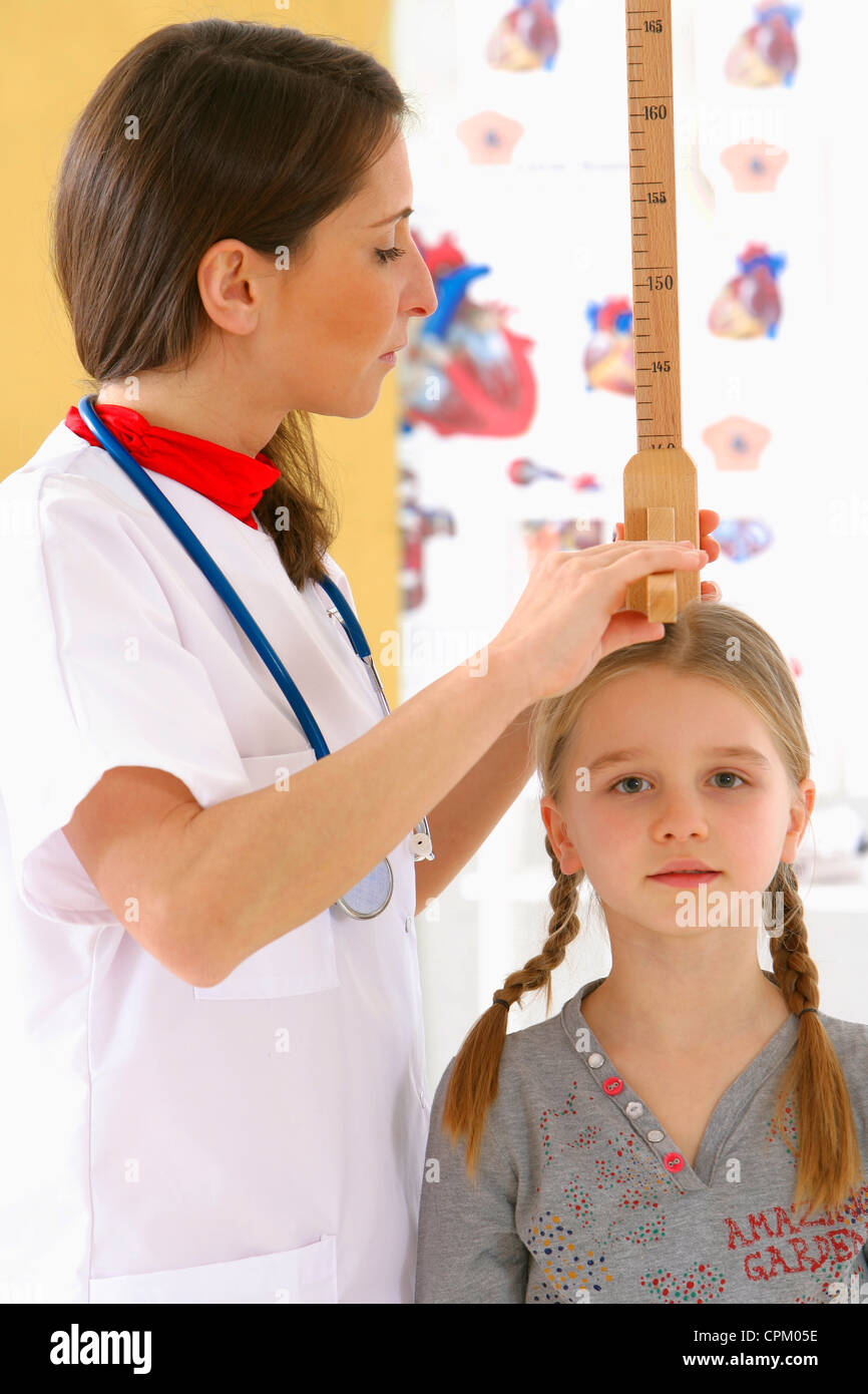MEASURING HEIGHT IN A CHILD Stock Photo - Alamy
