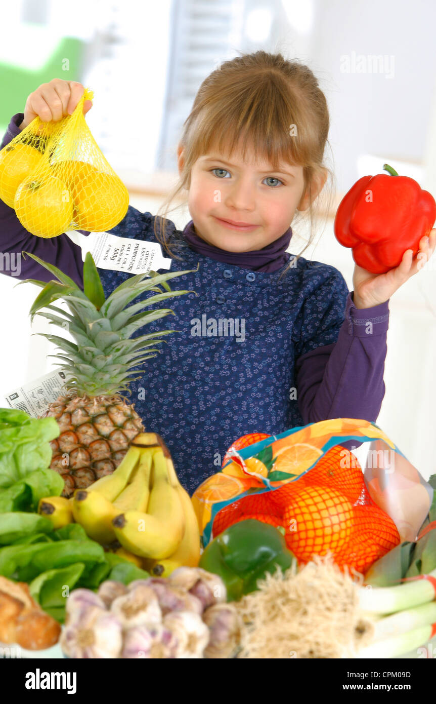 5 year child healthy eating hi-res stock photography and images - Alamy