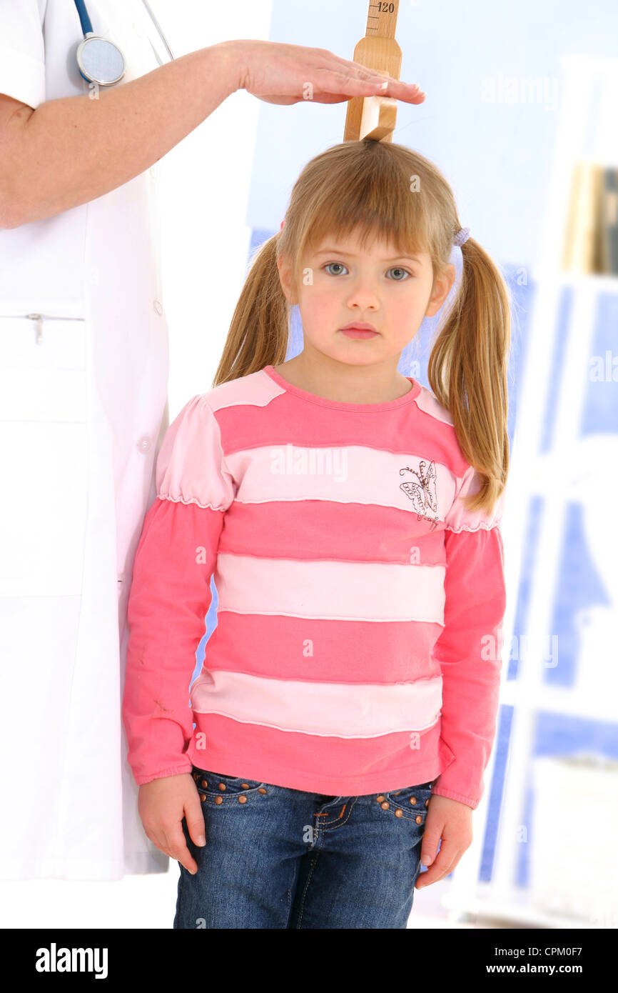 MEASURING HEIGHT IN A CHILD Stock Photo - Alamy